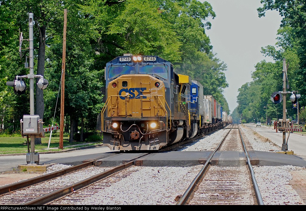 CSX 8748